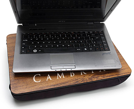 Suporte Personalizado para Notebook - Madeirado com Capitoné