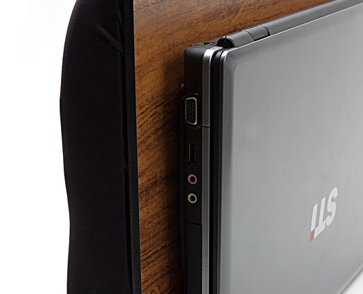 Suporte Personalizado para Notebook - Madeirado com Capitoné